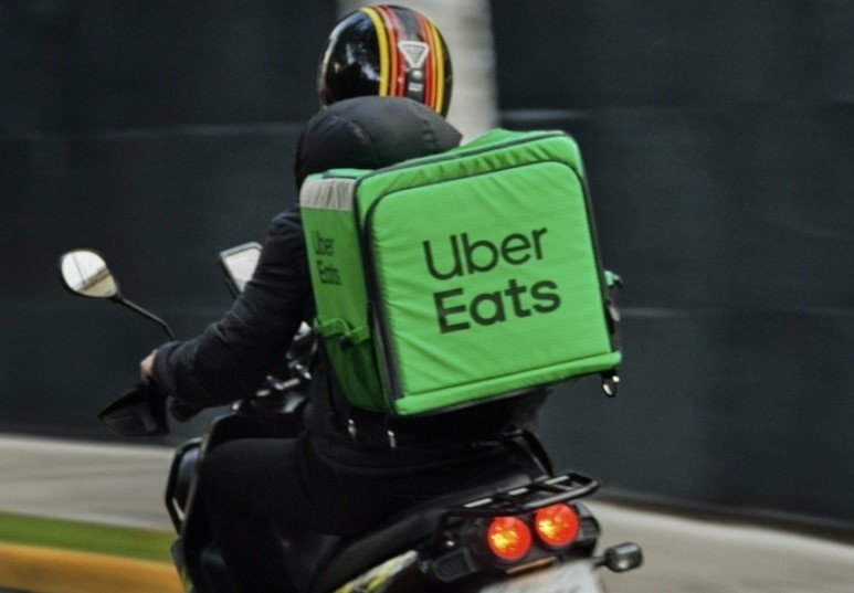 Uber Eats、セブン-イレブンのデリバリーを「Uber Direct」で本格展開 7NOWアプリで注文しUber Eats配達パートナーが配達 (2023年10月24日) - エキサイトニュース