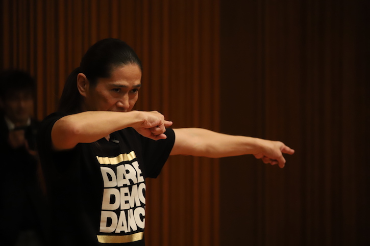 TRF・SAMの指導で誰でも踊れる！脳トレ＆ダイエットにも効く「ダレデモダンス」を踊ってきた (2018年1月17日) - エキサイトニュース