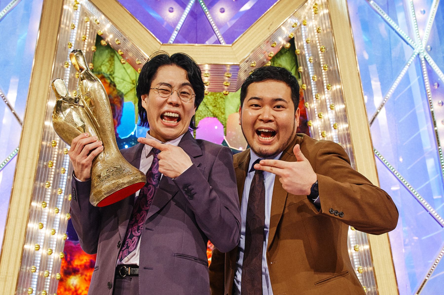 M-1王者・令和ロマンが「サントリー生ビール」ウェブCMでオズワルドと共演 (2023年12月27日) - エキサイトニュース