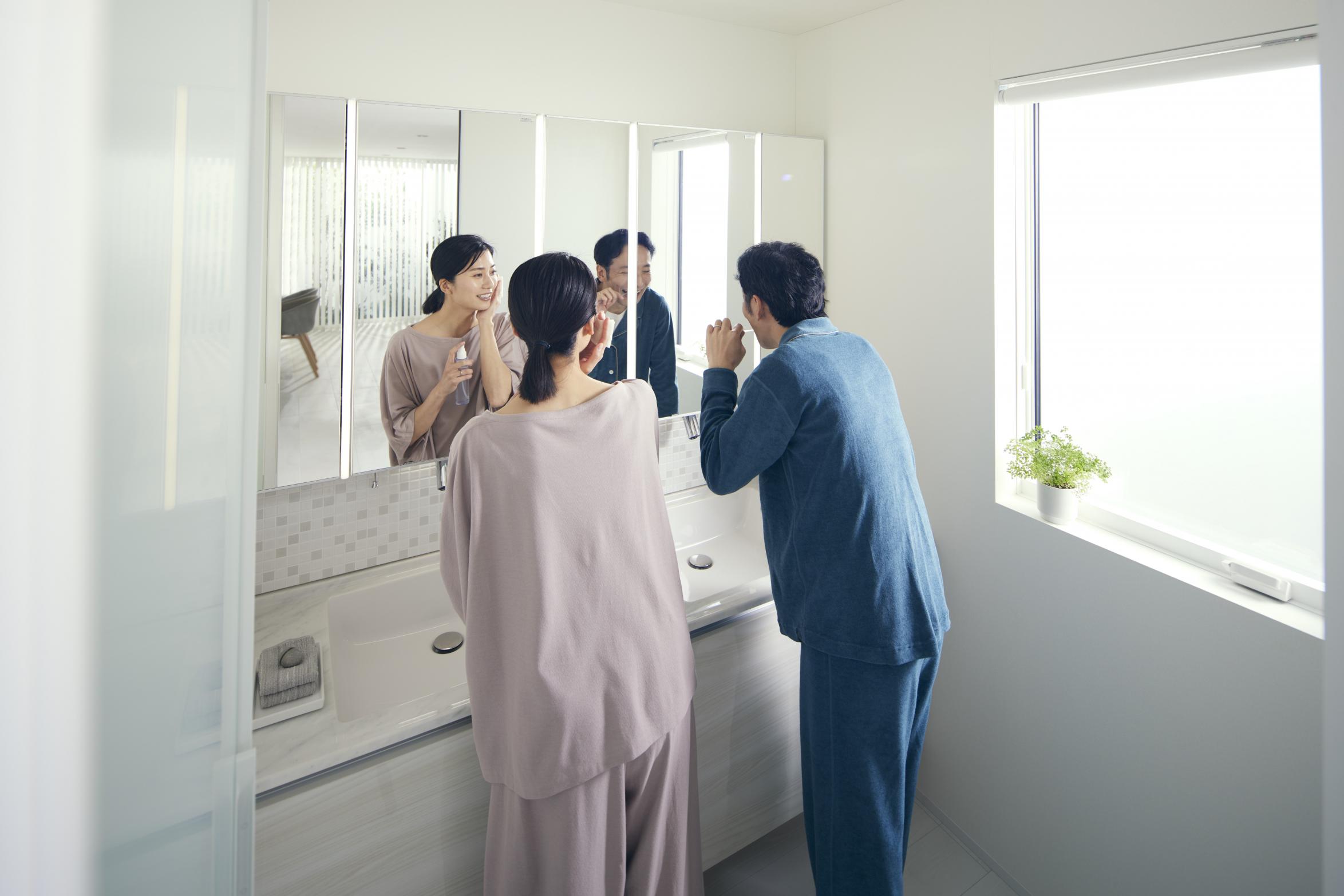 身だしなみ意識の高まりを感じている男性は67.8% 一方、洗面空間を優先的に使用しているのは妻や子どもという実態 (2025年7月17日 ...