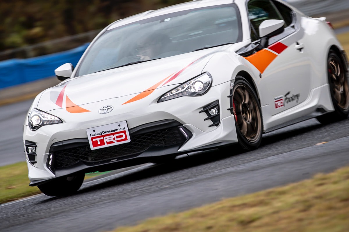 トヨタ86とヤリスのベーシックモデルで走りを楽しむTRDの提案｜2023ワークスチューニンググループ合同試乗会_TRD編｜ (2024年2月17日) - エキサイトニュース