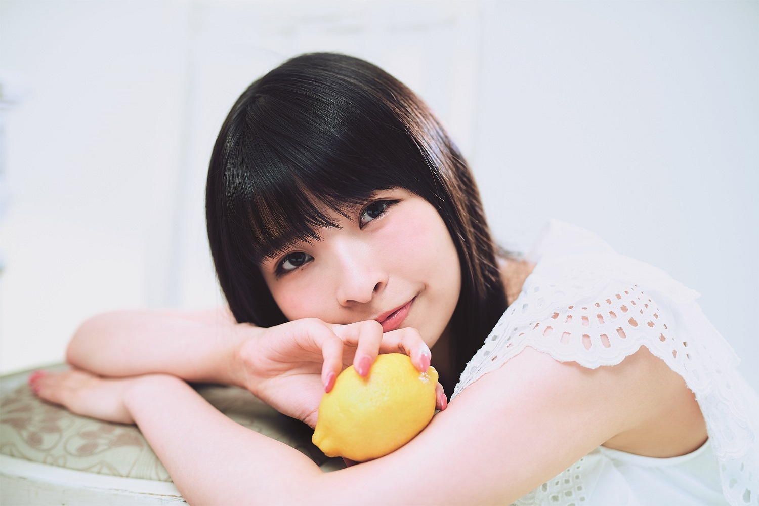 halca、初の企画ミニアルバム『white disc +++』よりコレサワ提供楽曲「君だけ」のミュージックビデオを公開 (2019年9月8日) - エキサイトニュース