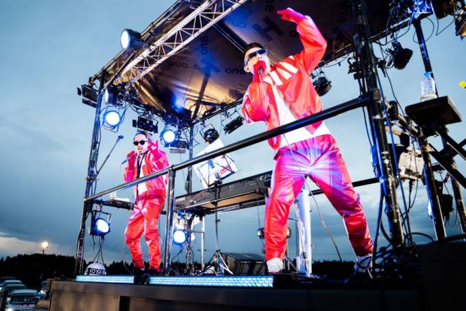 C＆K、全国9カ所ドライブインライブ 総車両台数1,800台、総動員数5,800人達成！年内最終公演に400台が集結 (2020年12月20日 ...