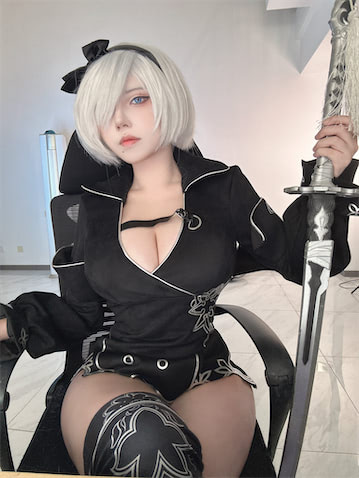 「肉体美の絶景」菌烨tako、『NieR:Automata』2Bコスプレに絶賛の声 (2023年3月26日) - エキサイトニュース