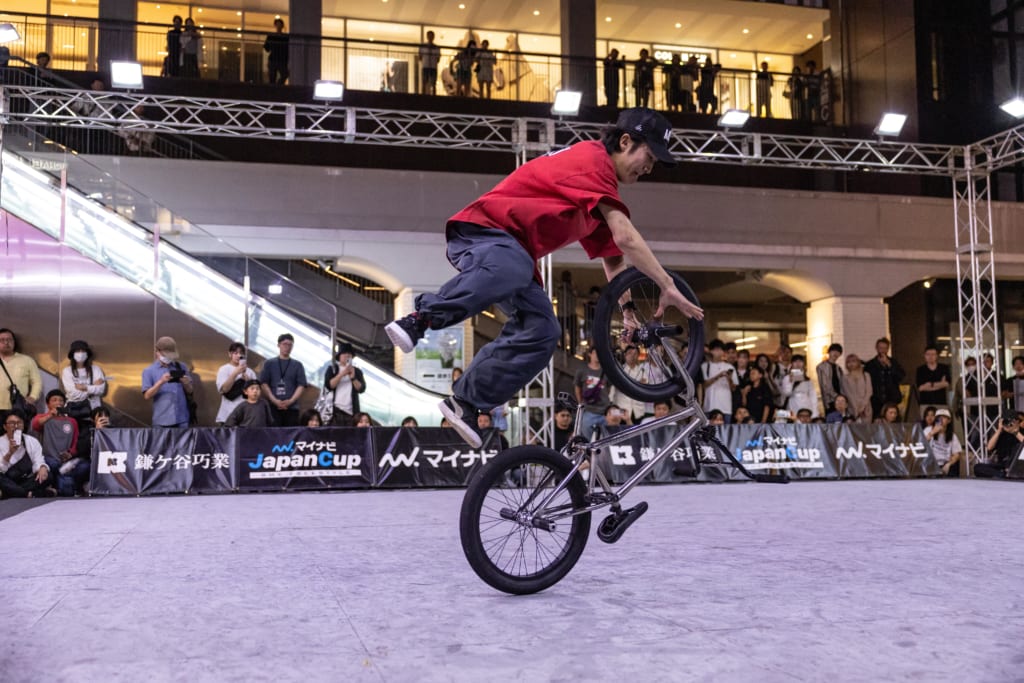 今年も止まらない彼の強さ。片桐悠がJFBFシリーズ初戦で優勝「マイナビ Japan Cup 名古屋大会」BMXフリースタイル・フラットランド ...