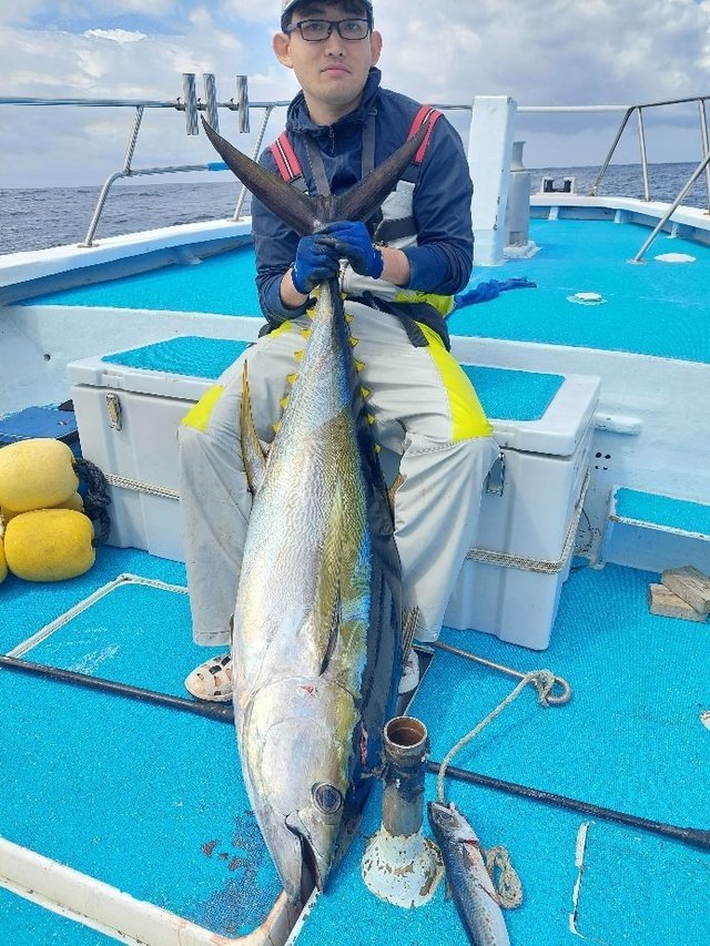 【釣果速報】静岡県恵丸でキハダマグロとの熱い戦いが何度も繰り広げられる！38kg＆37kgサイズをゲット！ (2023年5月25日 ...