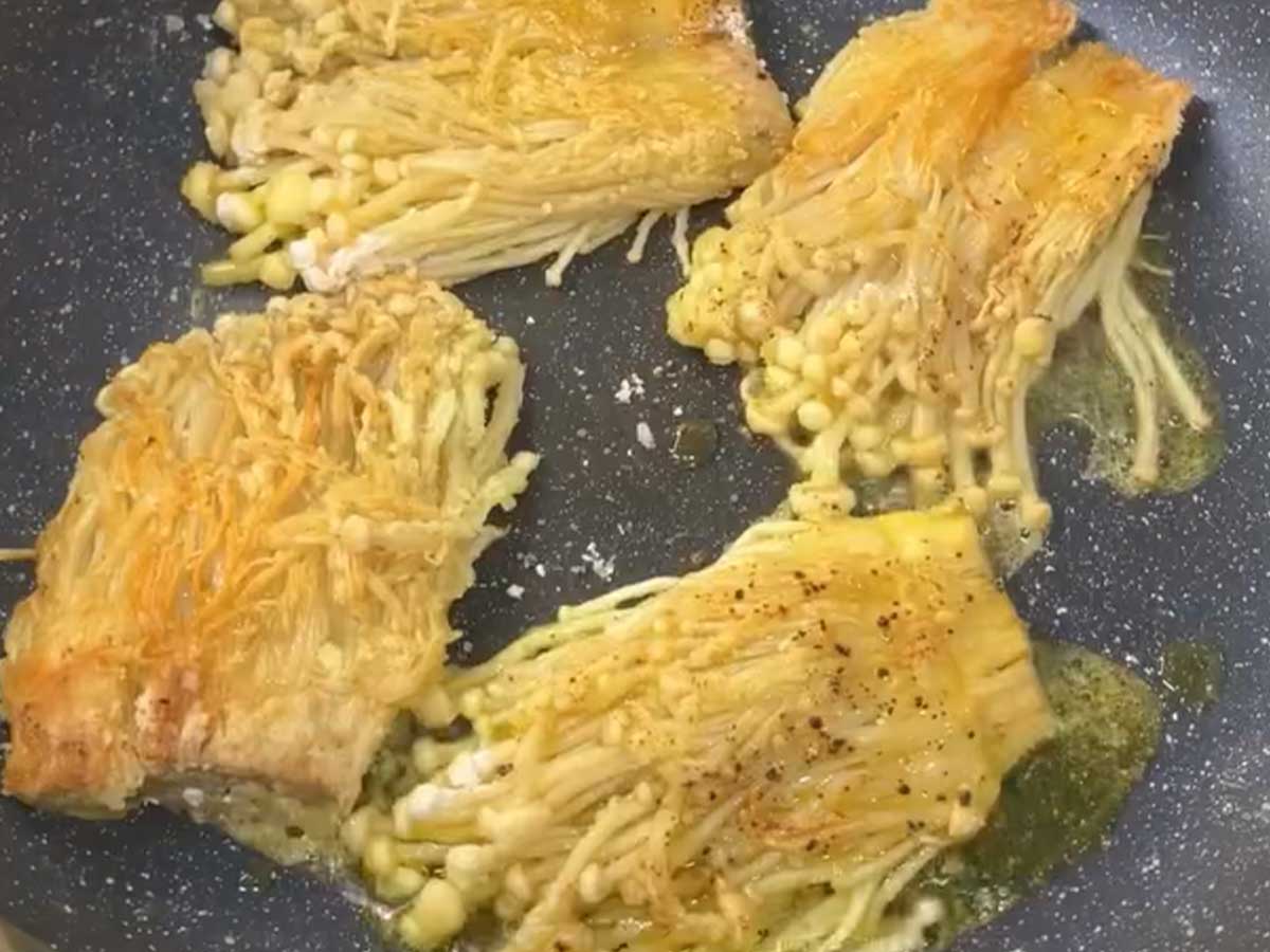 エノキの意外な食べ方 細かく割かずに…「その発想はなかった」「絶対にやる」 (2024年11月27日) - エキサイトニュース