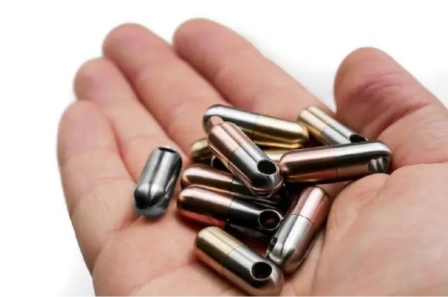 世界最小級！カプセルみたいな超小型カッティングツール「Microblade Pill XL」に光る個性 (2023年11月6日 ...