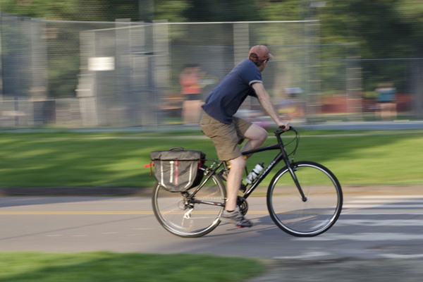 3人に1人が被害…重大事故も引き起こす「イヤホン運転」自転車の危険な実態 (2021年12月21日) - エキサイトニュース