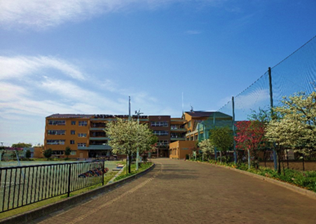 児童と一緒にブレイクダンス決めポーズを練習 (2025年2月26日) - エキサイトニュース