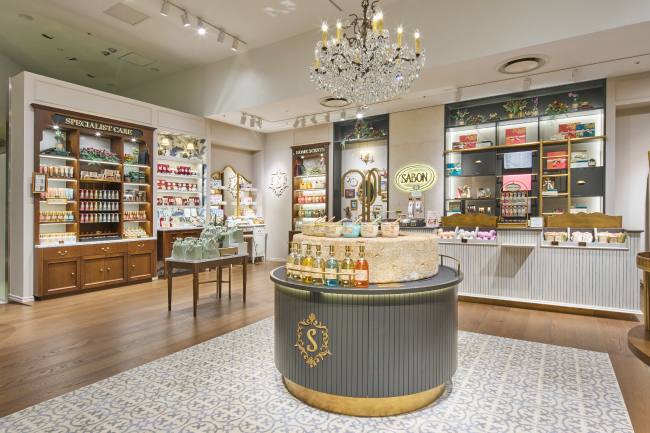 アミュプラザ長崎新館店がオープン。光と香り、花々にあふれる空間で感性がときめくショッピング体験を (2023年11月6日) - エキサイトニュース