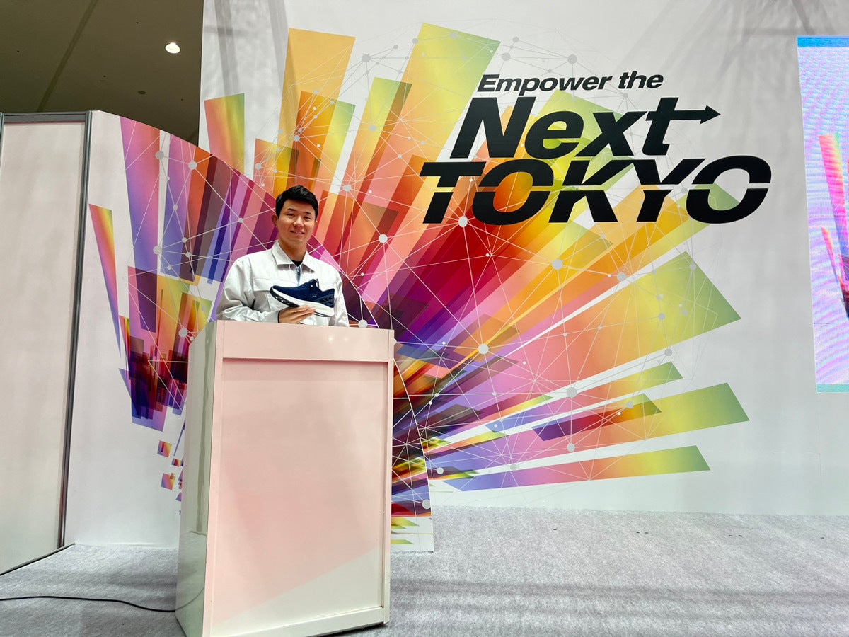 手を使わずに1秒で履けるスニーカー。クラウドファンディングで応援購入総額3,000万円を超えた「LAQUN（ラクーン）」のブランドストーリー (2025年2月3日) - エキサイトニュース