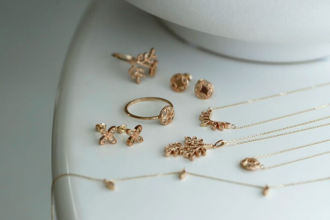 SIENA ROSEから、2022-23 AW collection【 Nocturnal Moon 】が新発売！クリスマスに大切な人への ...