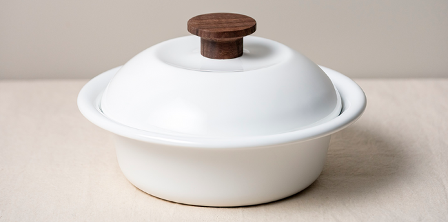 国内随一の琺瑯メーカー「野田琺瑯」製、一人前の万能鍋に新色が登場！【茅乃舎ノ道具】野田琺瑯製 銘々鍋 乳白 2024年8月より新発売！ (2024年8月27日) - エキサイトニュース