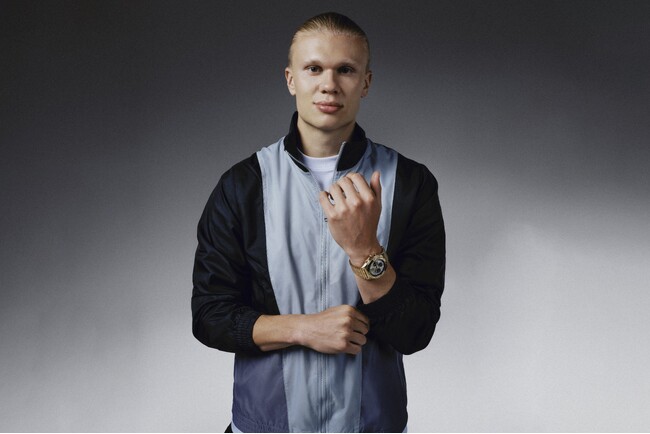 ブライトリング、スターの輝きをまとうアイコン、アーリング・ハーランド シグネチャー クロノマットを発表 (2025年7月19日 ...