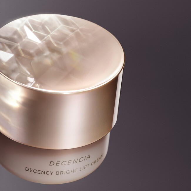 敏感肌ブランド【ディセンシア】最高峰シリーズDECENCY リニューアル発売から1か月で前年比約9倍※1の販売個数達成！ (2025年4月26日) - エキサイトニュース