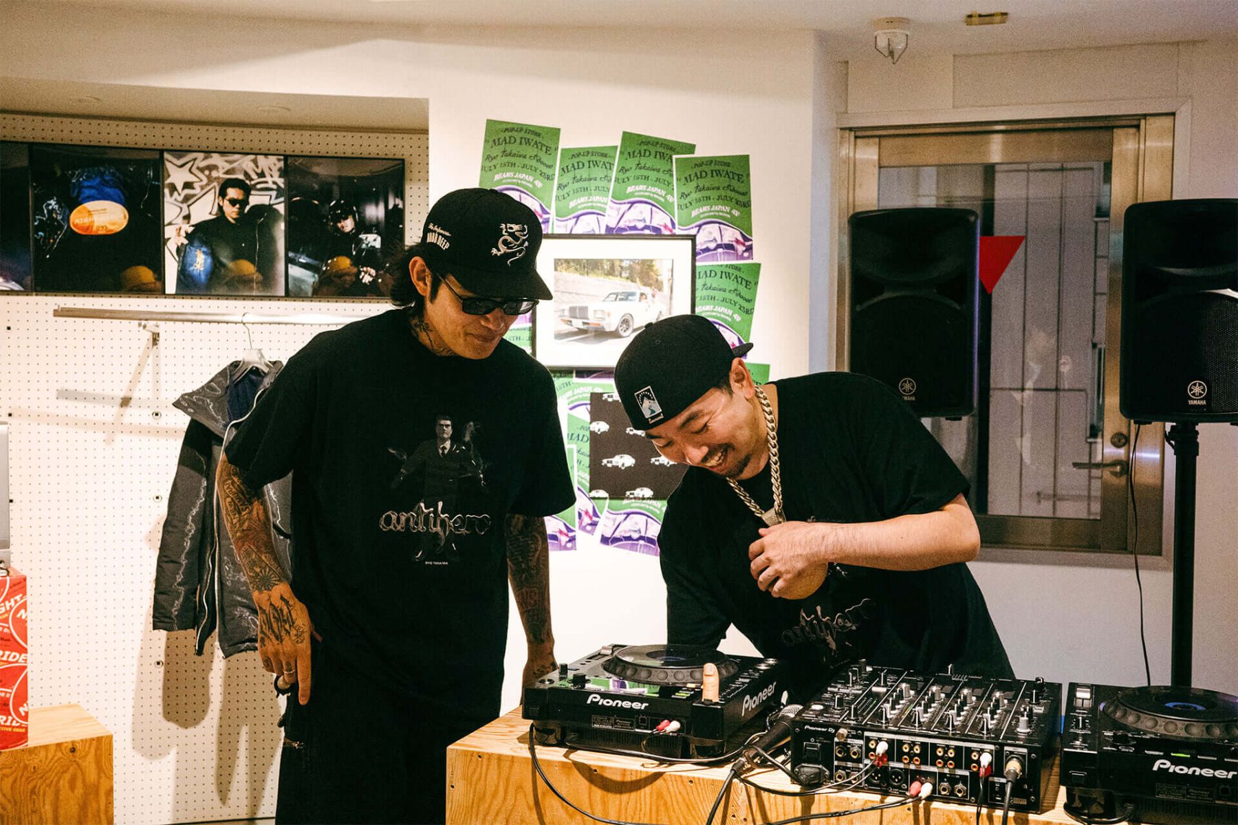 高岩遼とdooooの邂逅。〈MAD IWATE〉が新宿上陸。 (2023年7月21日) - エキサイトニュース