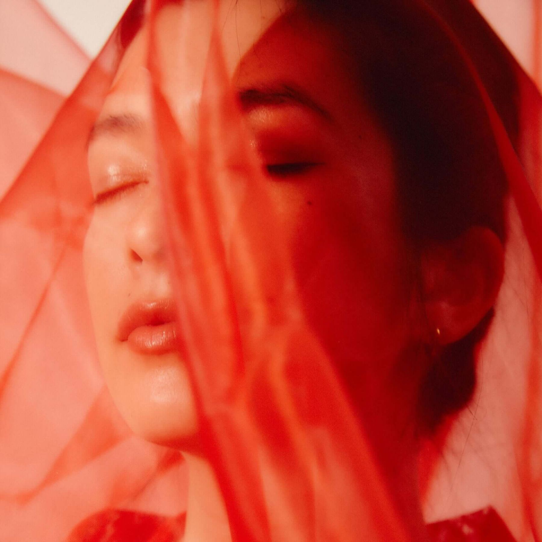 Eminata、シングル「painkiller kisses」を本日リリース｜クリスマスに合わせたワンチューン (2024年12月25日 ...