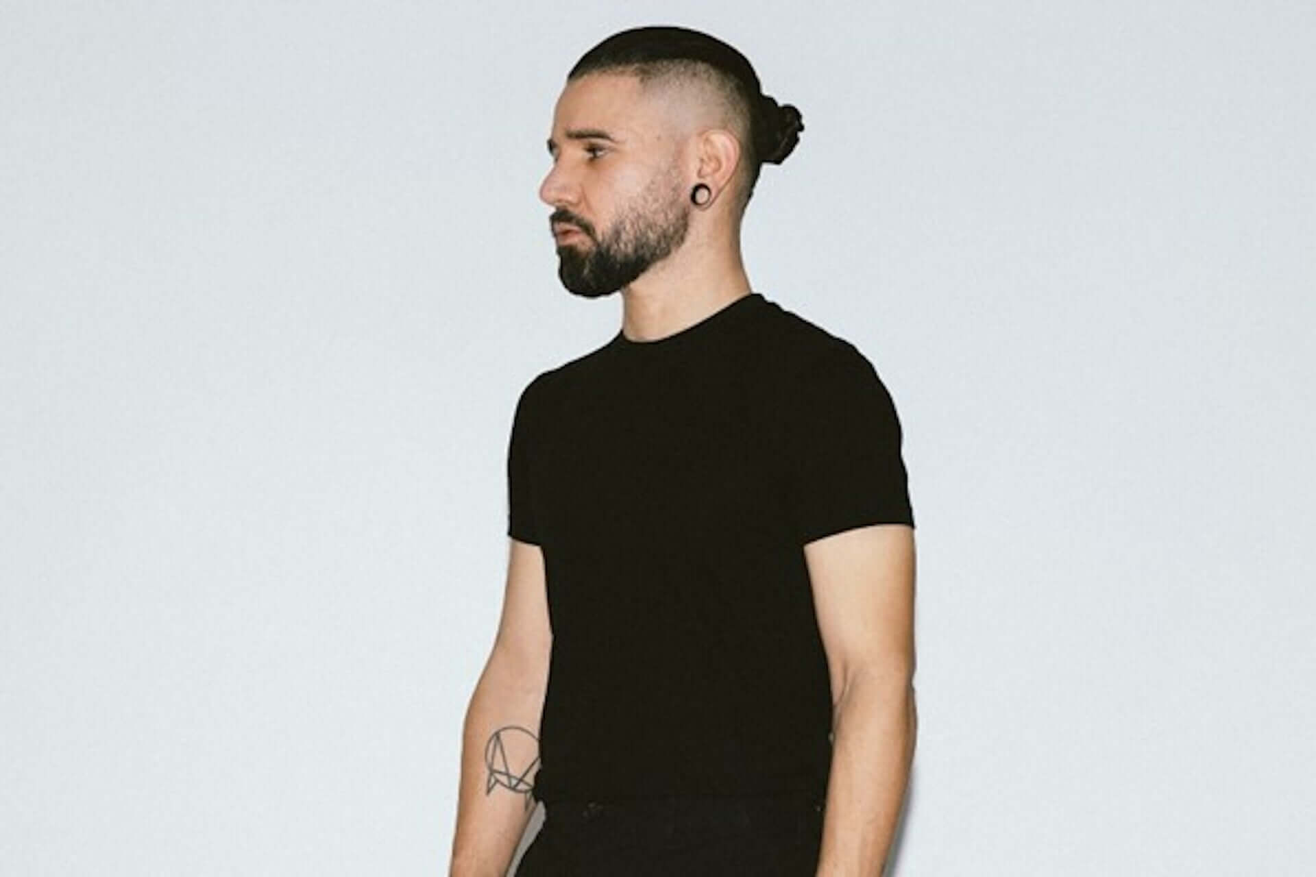 Skrillex、2枚の新作アルバム『Quest For Fire』と『Don’t Get Too Close』をリリース｜日本で撮影が行われ ...