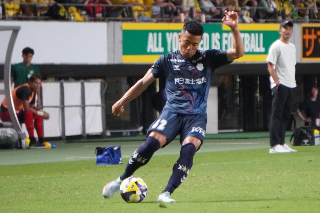 J2ジェフユナイテッド千葉の新たな槍MFイサカ・ゼイン「それを求められて移籍してきた」とデビュー戦で躍動1アシスト！ (2025年8月3日) - エキサイトニュース