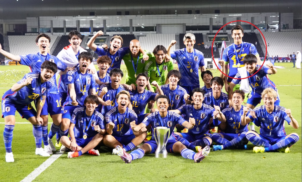 U23アジア杯優勝後にGK山田大樹が荒木遼太郎のユニフォームを着ていたワケ (2024年5月4日) - エキサイトニュース