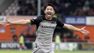 AZ菅原由勢、GK長田澪から2ゴール！反応できない鬼曲がりフリーキックがすごい (2024年3月18日) - エキサイトニュース