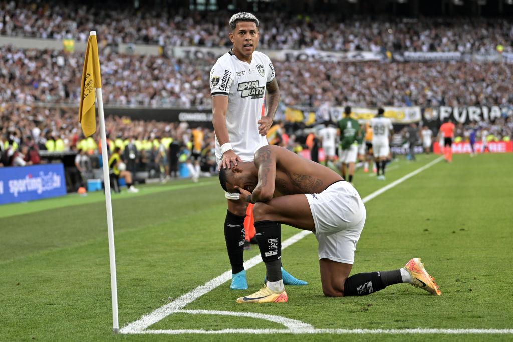 元Jリーガーが涙の英雄ゴール！日本代表選手も所属した古豪が復活して南米王者になる (2024年12月1日) - エキサイトニュース