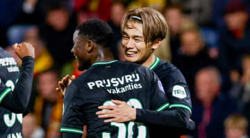 日本代表FWのゴールをボールに触れずにアシストした19歳、監督が称賛したワケ (2024年10月23日) - エキサイトニュース