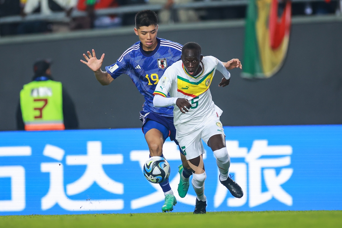 大迫勇也を抑えた19歳の川崎DF高井幸大！「そこまでクリーンに奪おうという意識はなくて…」 (2024年2月18日) - エキサイトニュース