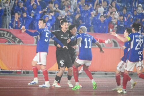 死闘制しACL決勝へ！ 横浜FMの守護神ポープが気迫のPKストップ「決めた方向に思い切り飛ぼうと…」 (2024年4月24日) - エキサイトニュース