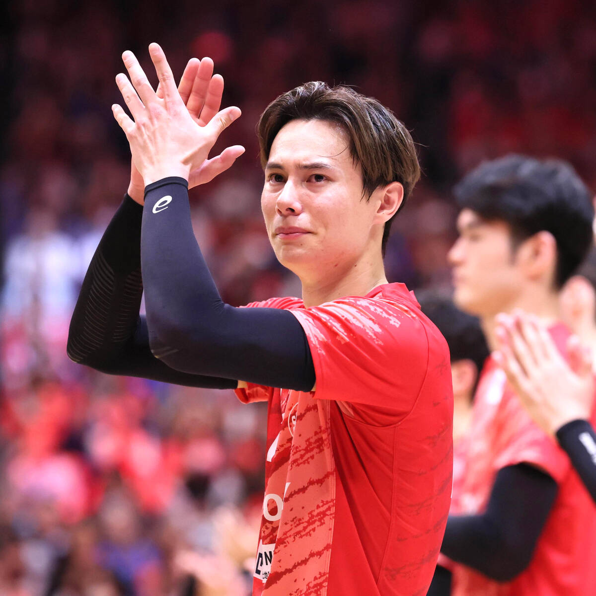【バレー】サントリーは連覇の夢破れる 今季退団の高橋藍は“有終V”届かぬ準V 宿敵・大阪Bに0―3で敗れる…SVリーグ決勝 - エキサイトニュース
