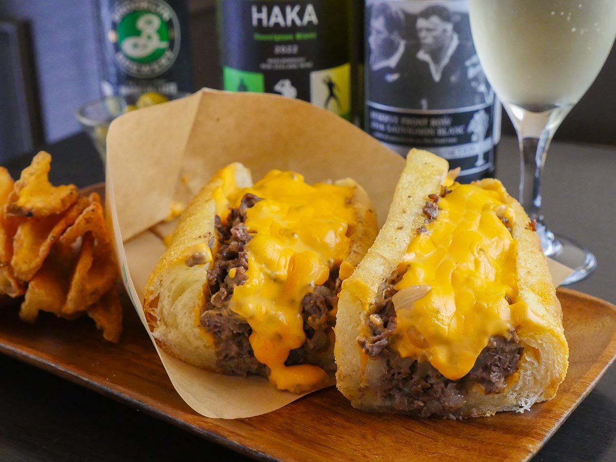 チーズとろける絶品サンド！ アメリカ人が愛する「フィリーチーズステーキ」とは？ 日本橋で食べてきた (2023年7月31日) - エキサイトニュース