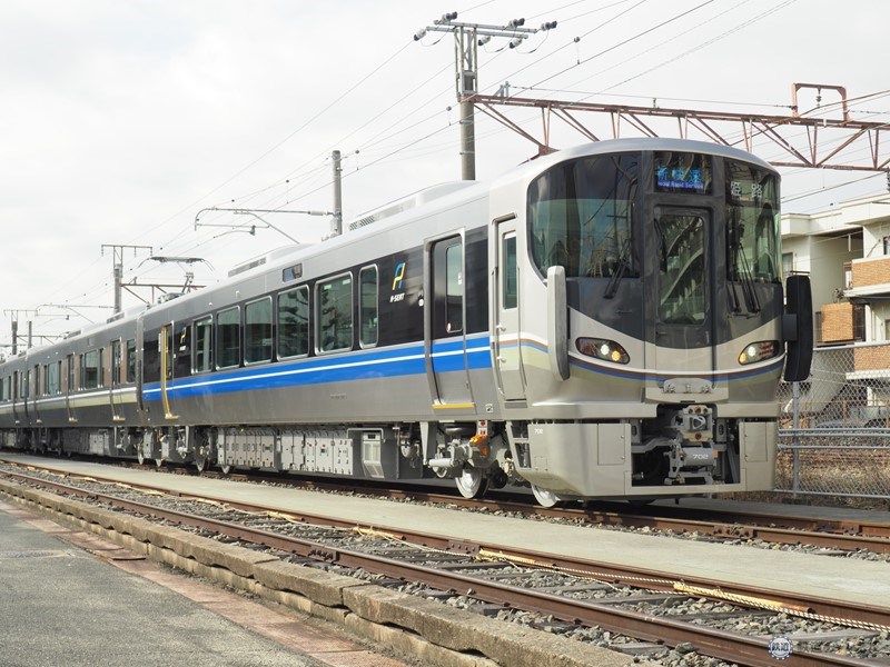 225系4次車「Aシート」新製車両を公開、3月18日ダイヤ改正から運行開始 JR西日本 (2023年1月18日) - エキサイトニュース