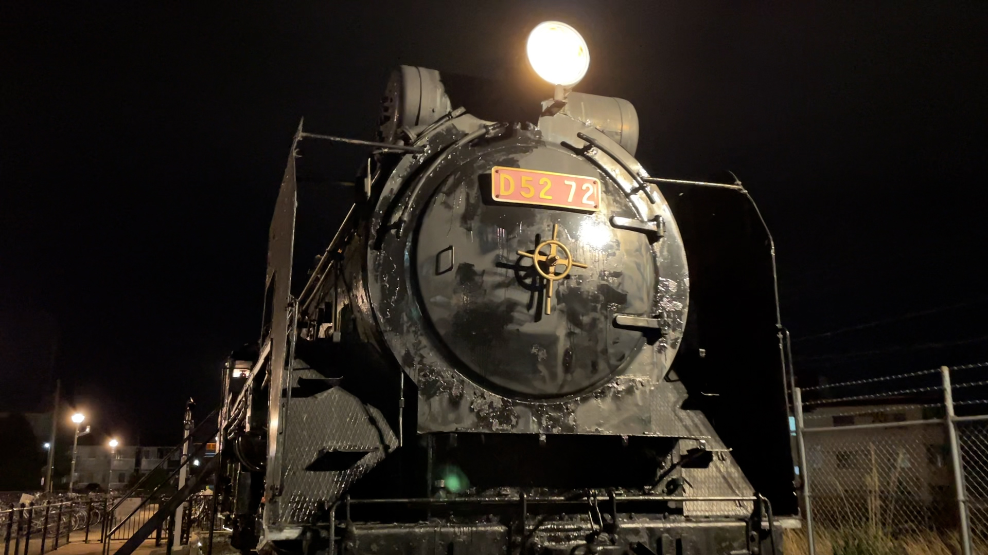 JR御殿場駅のポッポ広場へ！ライトアップされたD52型蒸気機関車72号機を見てきた！ (2022年6月15日) - エキサイトニュース