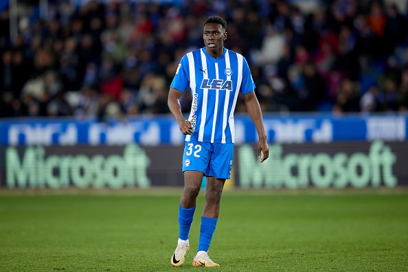 193cmのサイズ誇るスペインの大型FWが成長中 19歳の若きストライカーがアラベスで躍動している (2024年1月30日) - エキサイトニュース