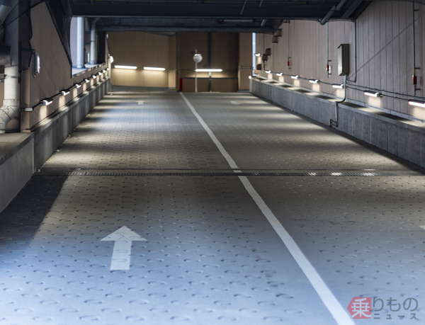 イケアやコストコ駐車場の坂を上りきって「よっこいしょブレーキ」すべき？ 道路上では？ 坂道の正しい上り方とは (2025年4月29日 ...