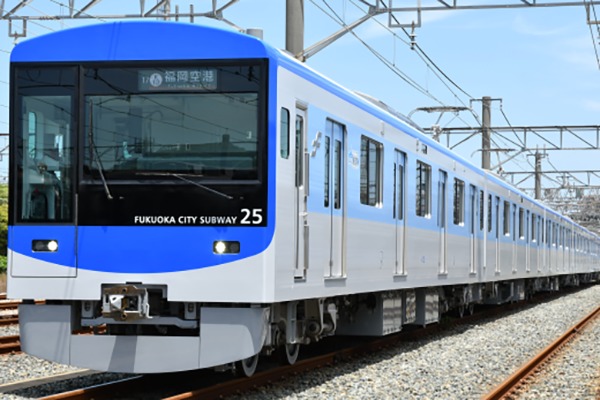 デビュー日決定！ 最新型の「青い“食パン”電車」ついに運行開始 地下鉄なのに展望席!? 福岡 - エキサイトニュース