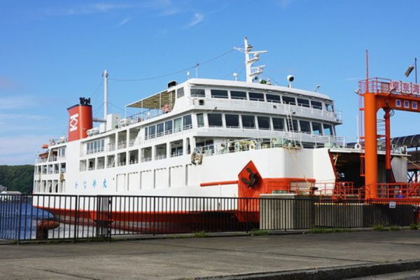 視界不良の海でフェリーが「護衛艦」に遭遇！霧の中から“もわっと”現れる様子を捉えた画像が公開 (2025年6月5日) - エキサイトニュース