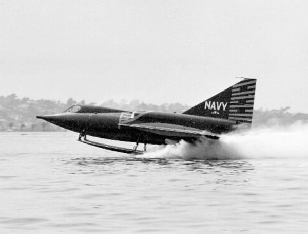 「水上ジェット戦闘機」なぜ作ったし!? 米試験機F2Y「シーダート」の初飛行日 -1953.1.14 (2023年1月14日) - エキサイトニュース