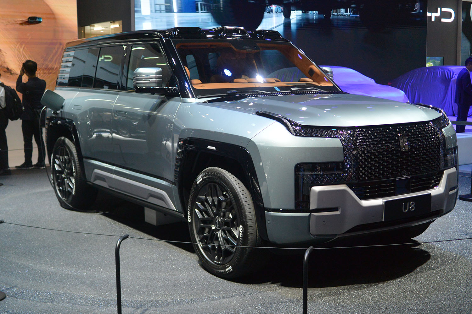 360度回転に水上走行も可能！ BYDの大型SUV「U8」がもはやバケモノだった (2023年10月25日) - エキサイトニュース