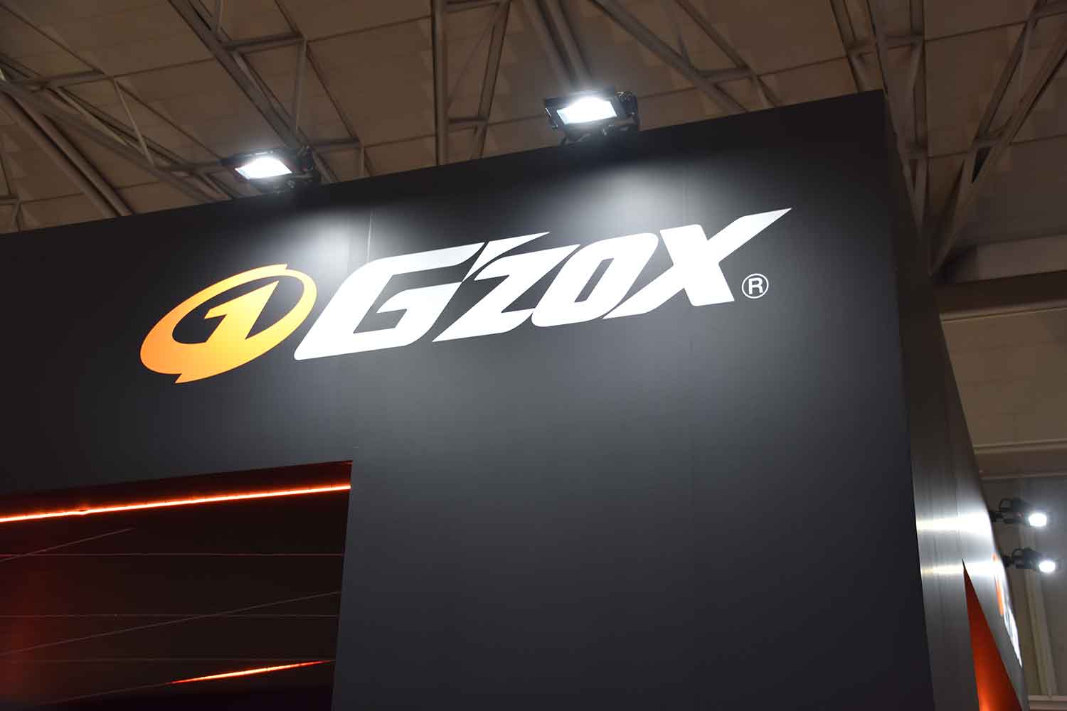 驚異的な撥水性能と唯一無二の輝きを両立！ ソフト99のコーティング剤「G'ZOX」が凄い【TAS2024】 (2024年1月12日) - エキサイトニュース