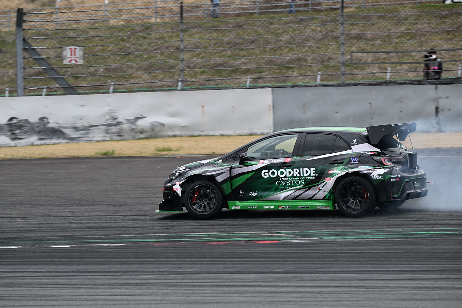 スーパーGTドライバーの大嶋和也選手が「たった3日」の練習でフォーミュラドリフトに参戦！ 直撃インタビューで明かされた「驚きの参戦経緯」と緊張 ...