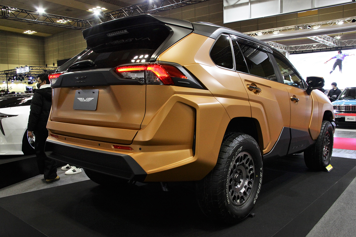 サイバー感溢れるRAV4を発見！ KUHLが作った「MARS」に未来のSUVを見た (2023年2月11日) - エキサイトニュース