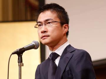 車椅子は「真横には動けない」 乙武洋匡氏が歩きスマホに注意喚起「本当にやめていただきたい」 - エキサイトニュース