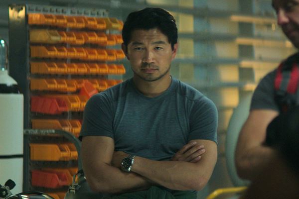 MCU俳優シム・リウの筋トレシーンも！ 映画『ラスト・ブレス』本編映像公開 (2025年8月29日) - エキサイトニュース