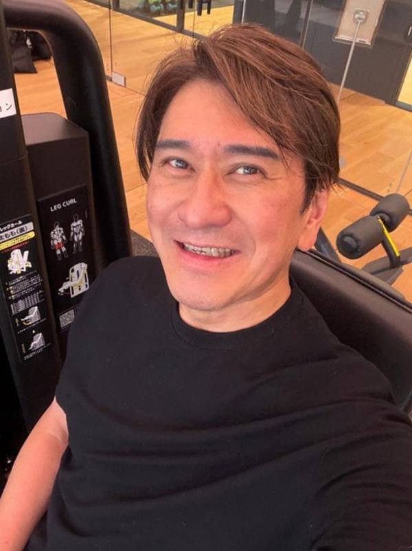 川崎麻世、血液検査は異常なしも風邪気味「舞台が終わったら緊張感が抜けて」｜ウーマンエキサイト