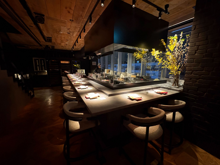 中目黒で味わうインターナショナル鶏料理～名店【鳥しき】が挑む、次世代の焼鳥体験【Bird Lab.】｜東京・中目黒 - E・レシピ[1/6ページ]